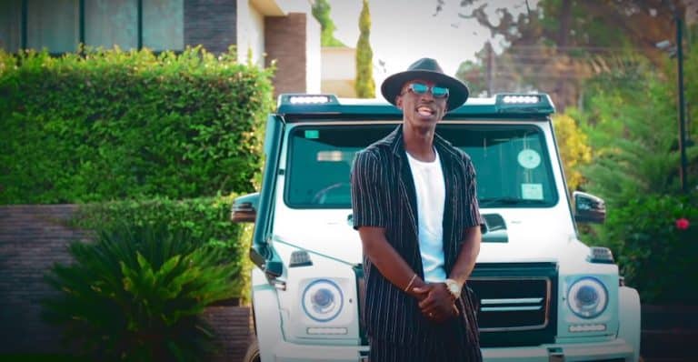 VIDEO: Macky 2 Ft. Roberto - Ma lucky - Zambianplay